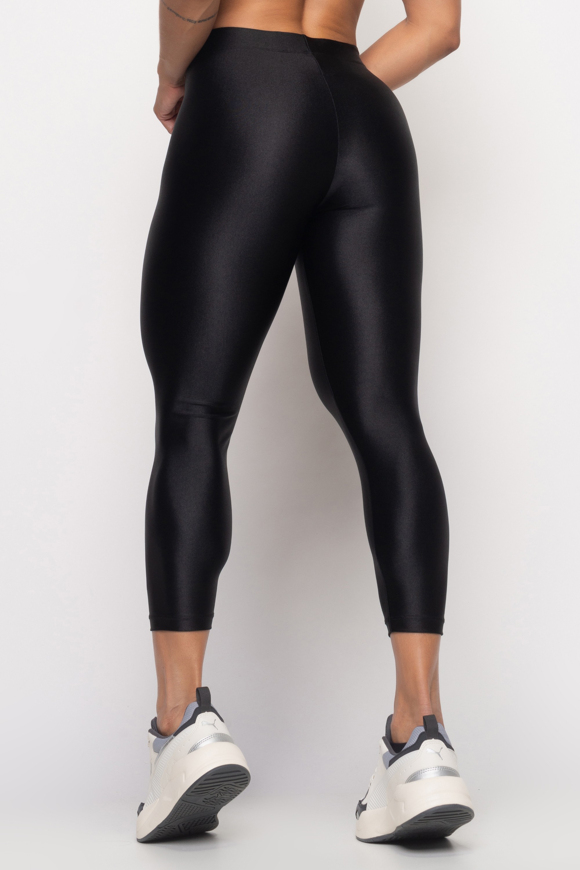 Calça Legging Midi Preta com brilho Inspire